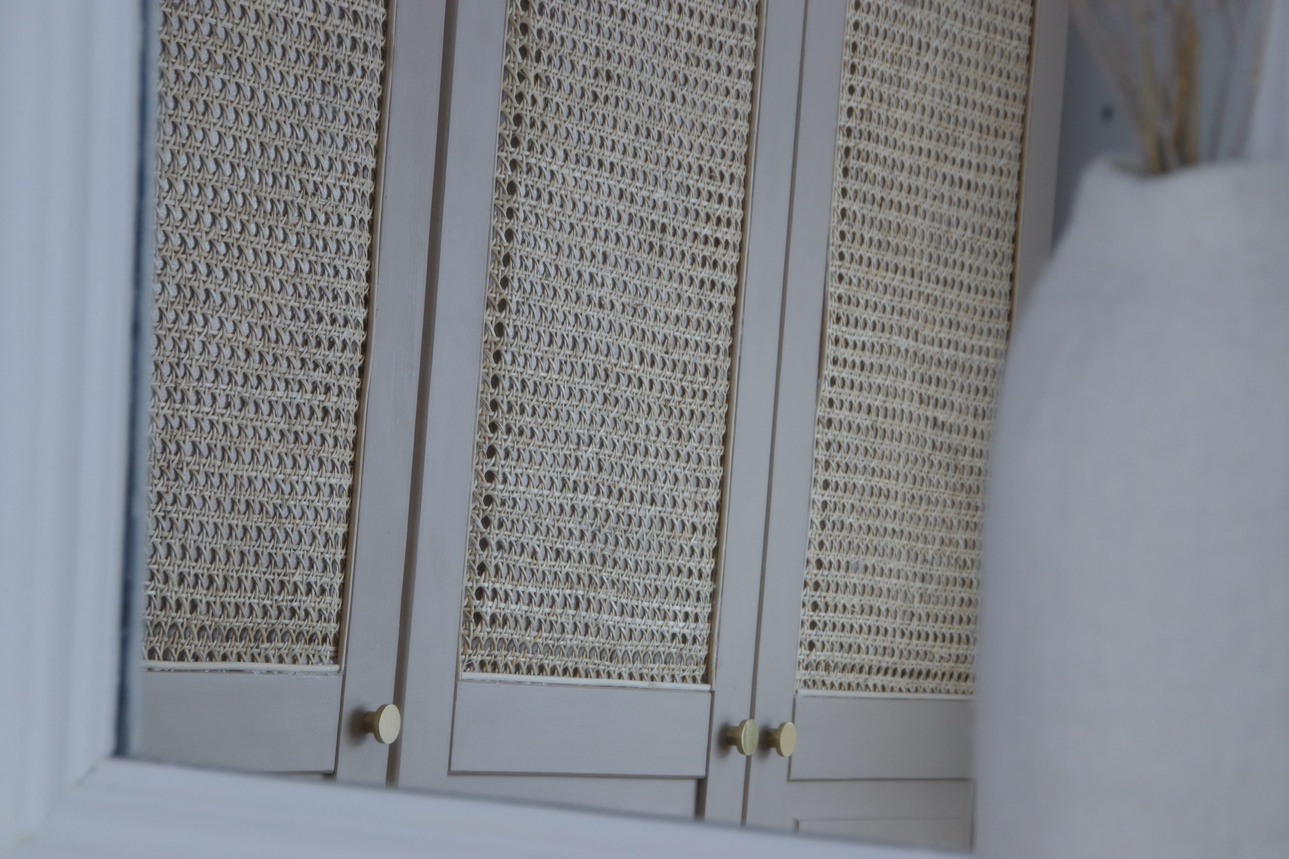 Customiser une armoire ancienne : Le Guide Complet